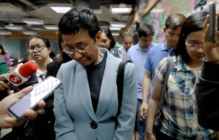 Philippines Arrests Duterte Critic Journalist Maria Ressa The Mail