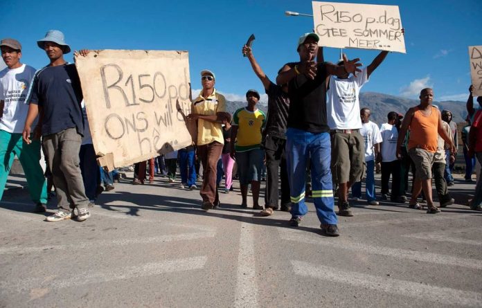 Farm protests: Unions, DA plead for government intervention – The Mail ...