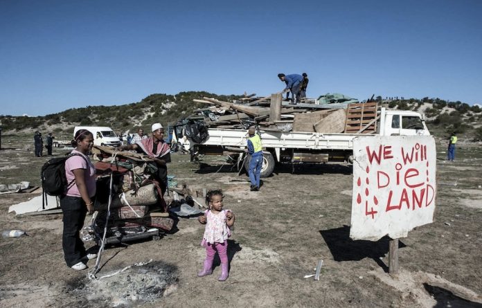 The battle cry for land is spreading – The Mail & Guardian
