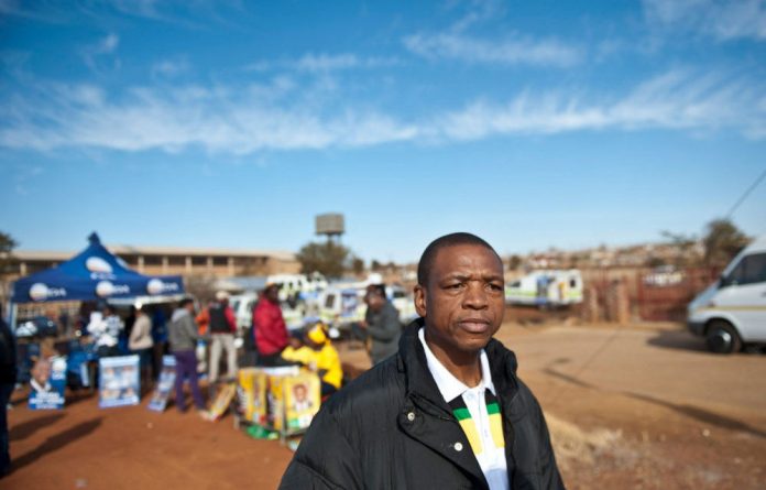 Supra Mahumapelo takes ‘early retirement’ – The Mail & Guardian