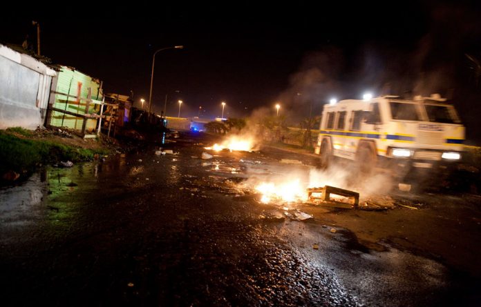 One dead in Cape Town service delivery protest – The Mail & Guardian