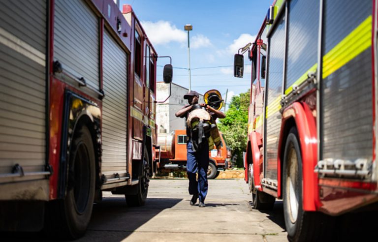 Zimbabwe fire brigade on frontline after protests – The Mail & Guardian