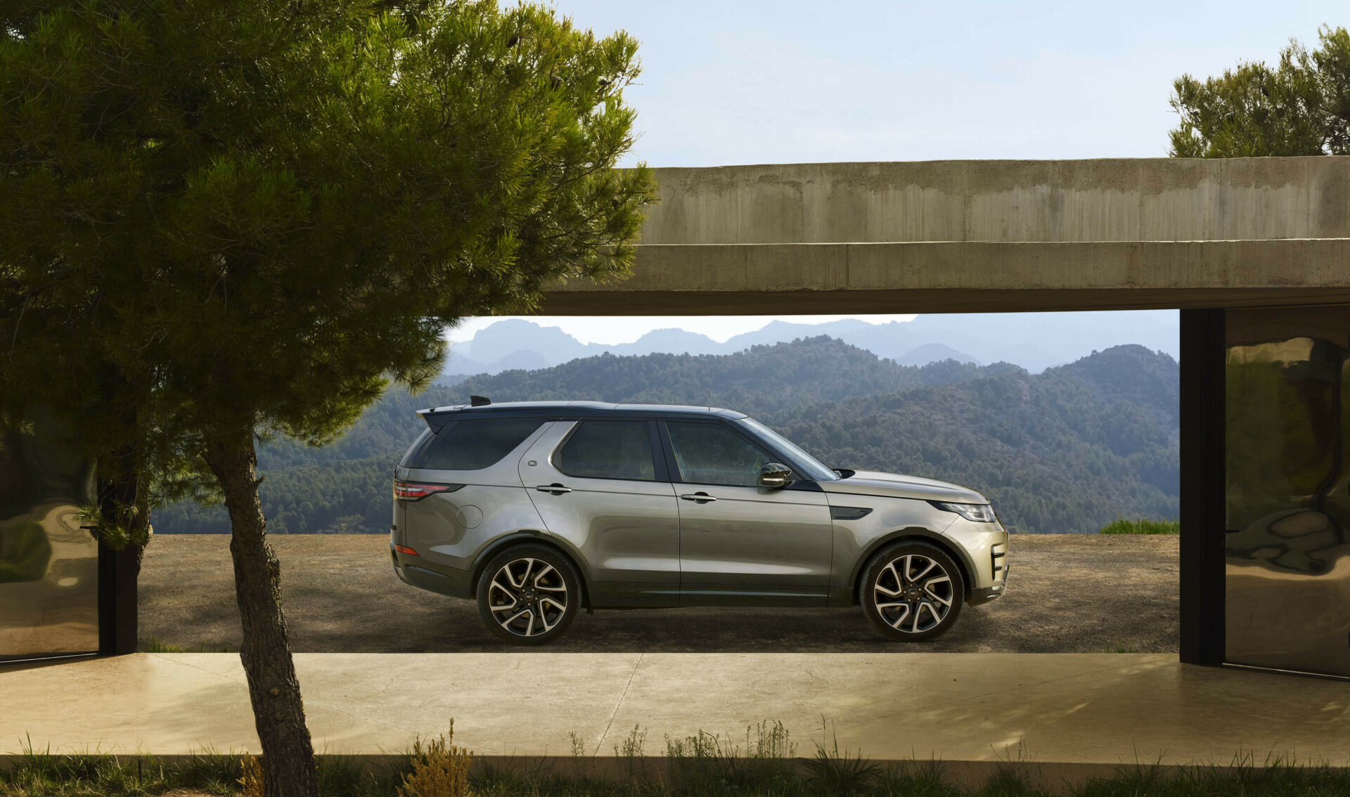 The Discovery holds its niche in the Defender era – The Mail & Guardian