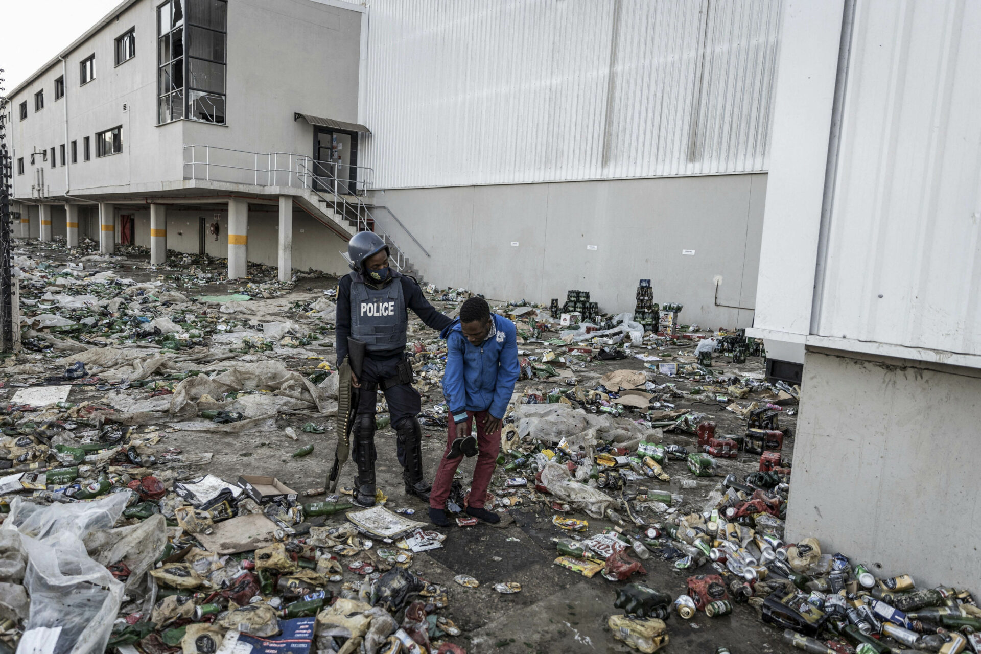 July riots: ‘Police confiscated and burned our food’ – The Mail & Guardian