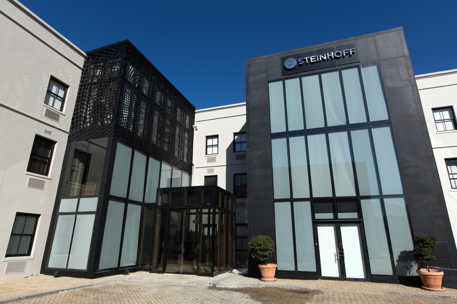 Former Steinhoff CFO fined, banned from directing a listed company for ...
