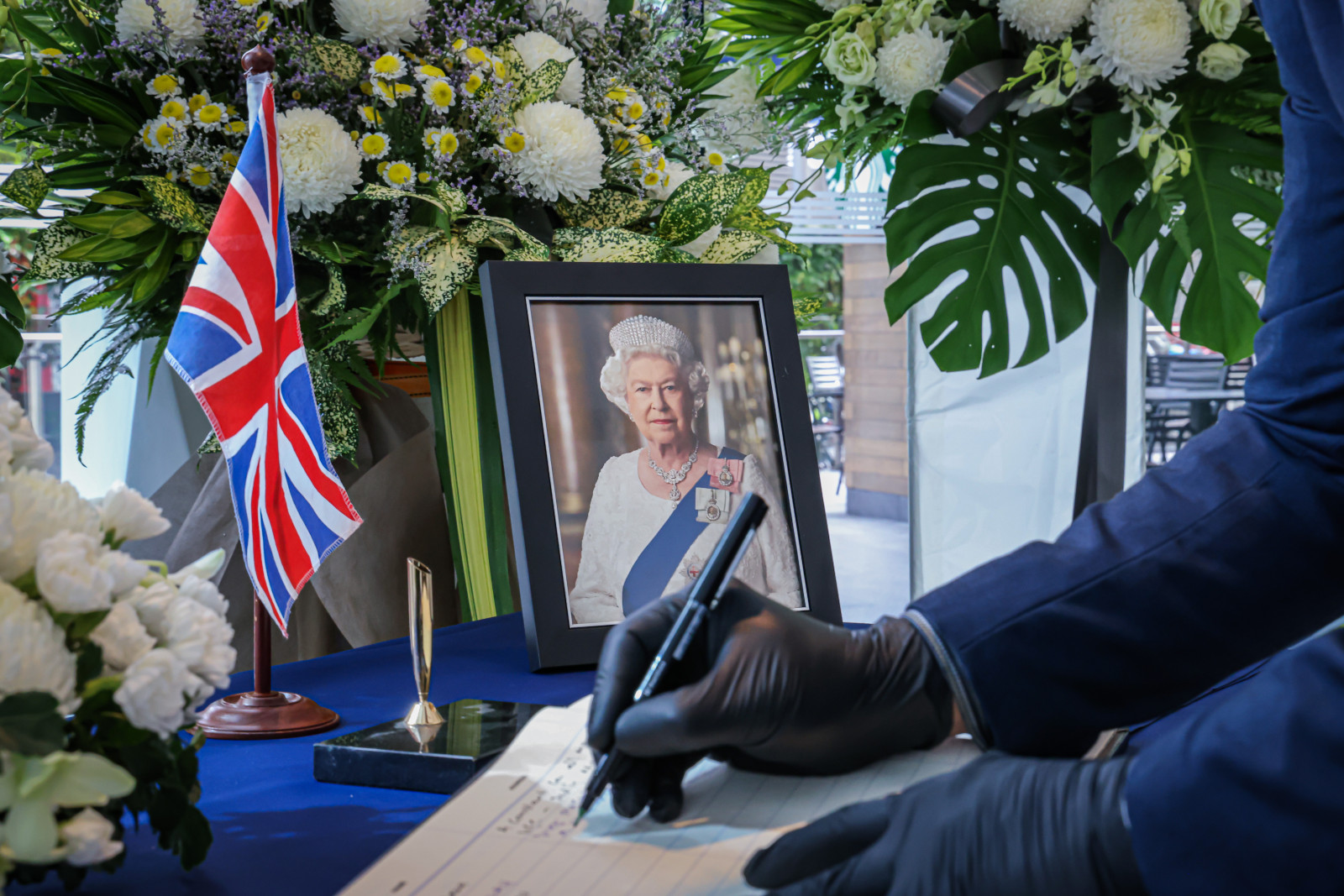 The queen got on with the job of serving — something everyone should do ...