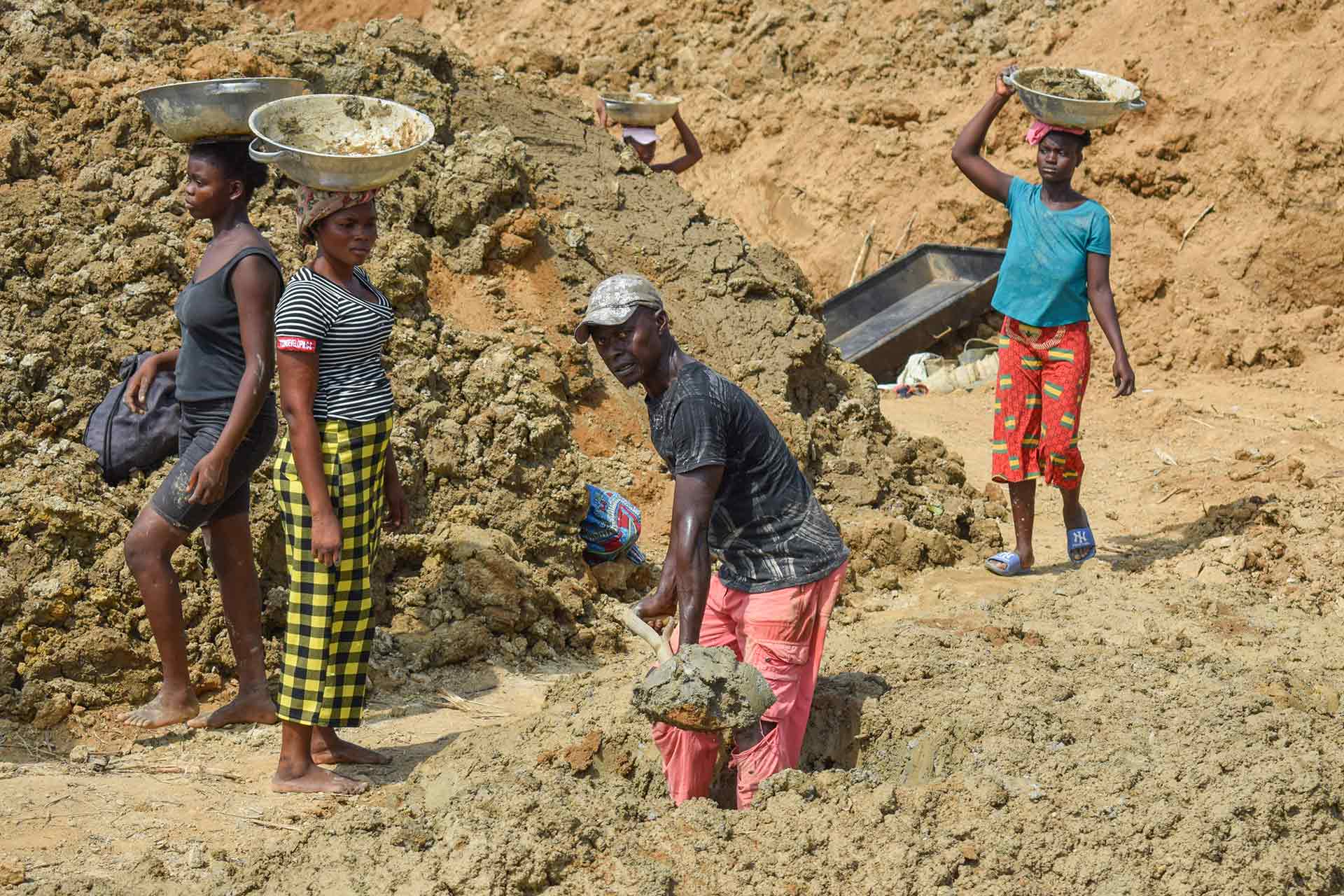 Duplicity and destitution: Sierra Leone’s artisanal diamonds fail to ...