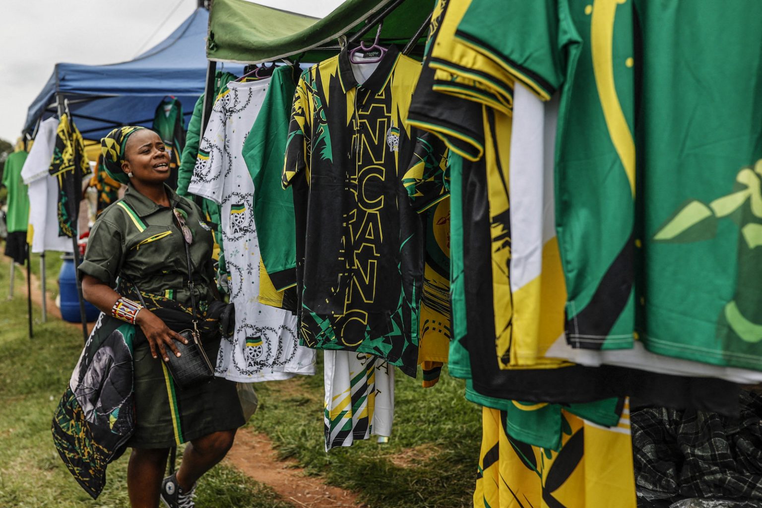 Struggling street vendors line up outside ANC conference, looking to sell hot food, party ...