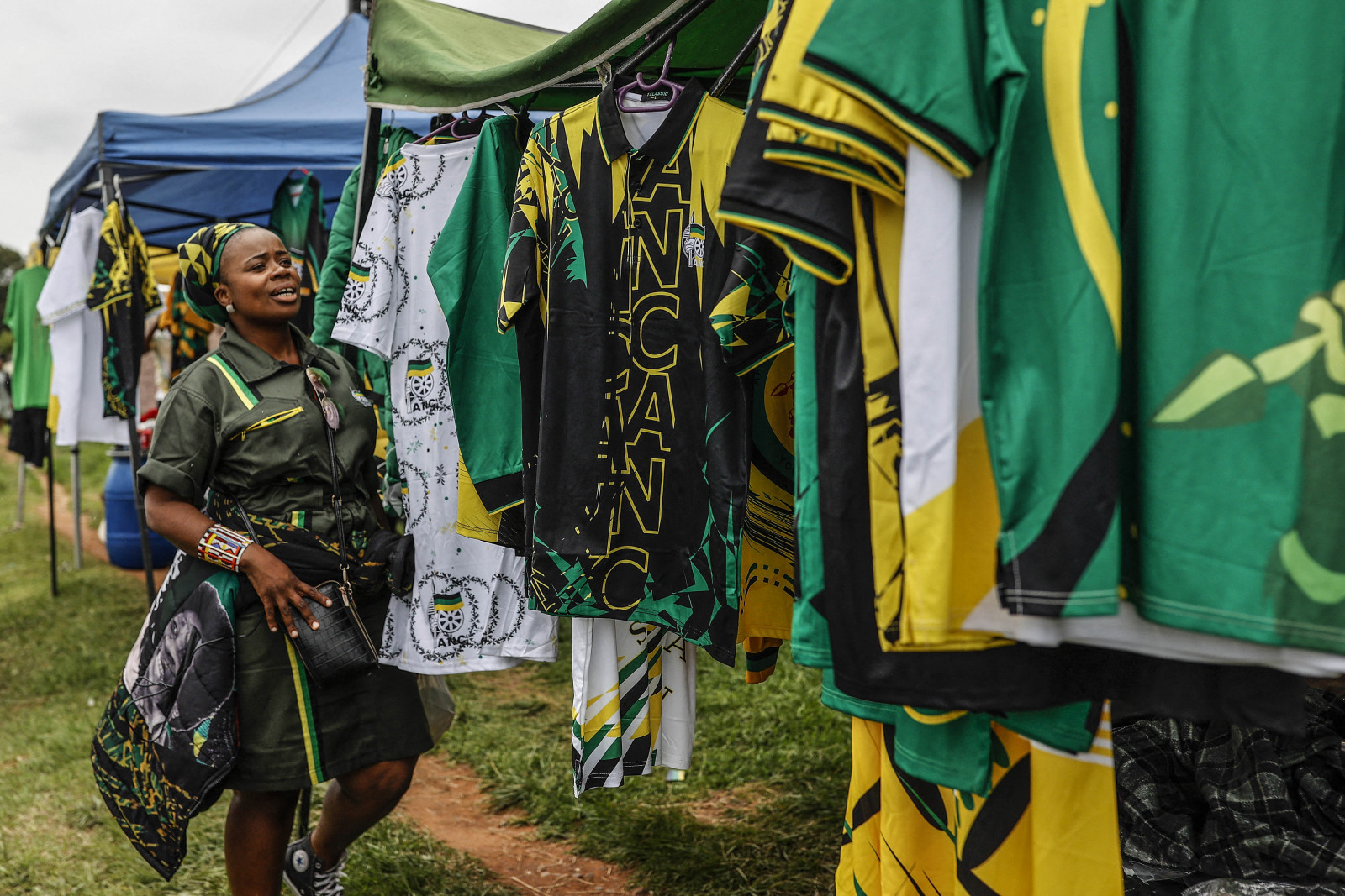 Struggling street vendors line up outside ANC conference, looking to ...
