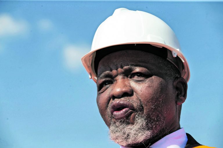 Singer Lebo Mathosa dies in car crash – The Mail & Guardian