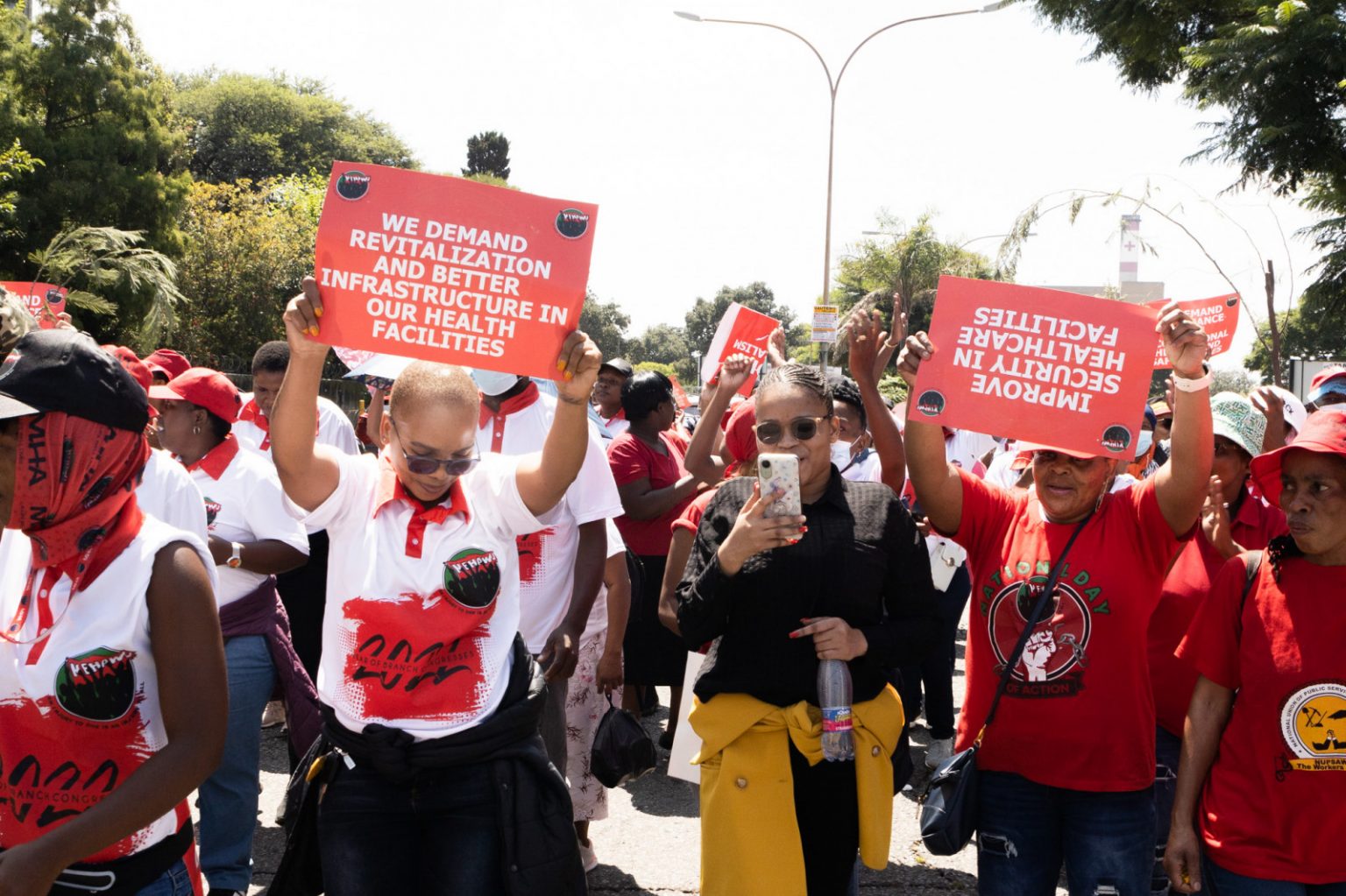 Talks resume as public service strike turns ugly – The Mail & Guardian
