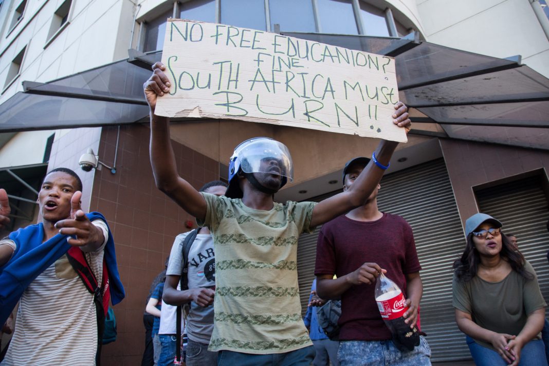 UCT students resume fees protest, despite court ruling – The Mail ...