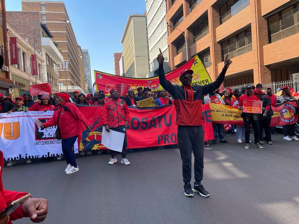 Cosatu ‘heartened’ by worker support for national stayaway – The Mail ...