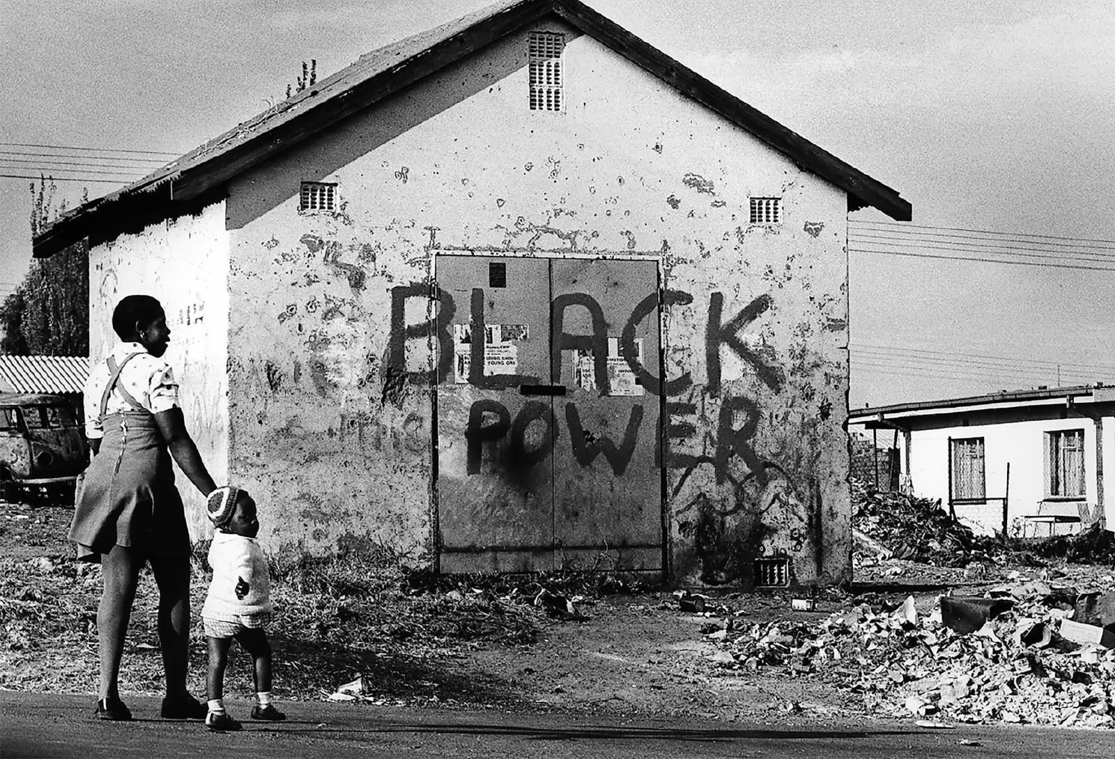 Great shot: Peter Magubane’s weapon was his camera – The Mail & Guardian