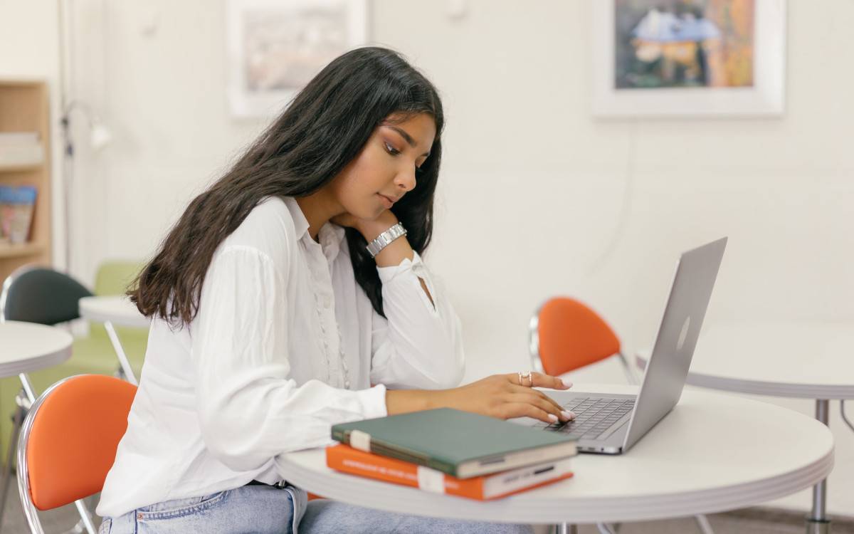 MacBook 101: A student’s guide to switching to Mac – The Mail & Guardian